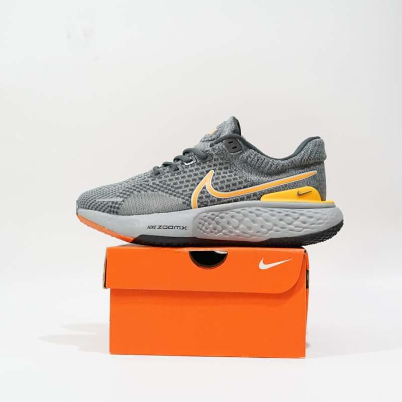 Jual DISKON!!! Sepatu ZoomX Invincible Black Grey di Seller Sahabat ...