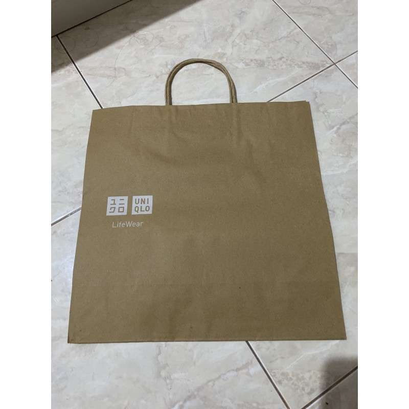 Jual PAPER BAG UNIQLO INDONESIA UKURAN BESAR di Seller ourshopnow ...