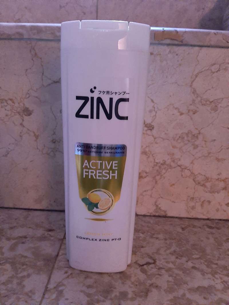 Jual Zinc Active Fresh Shampoo [340 Ml/ Bottle] Terbaru November 2021 ...