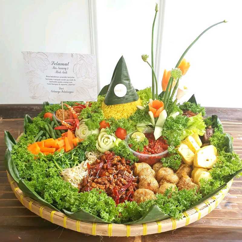 Jual Tumpeng Nasi Kuning 10 porsi di Seller Maku Kitchen - Kab ...