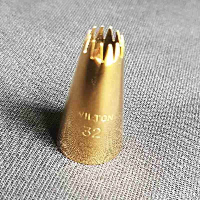 Jual spuit wilton ori bintang no 32 golden wilton gold emas piping tips ...