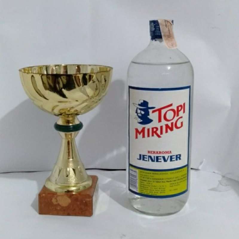 Jual Topi Koboi Minuman Topi Miring Jenever Vodka & Lemon 1000 ml ...