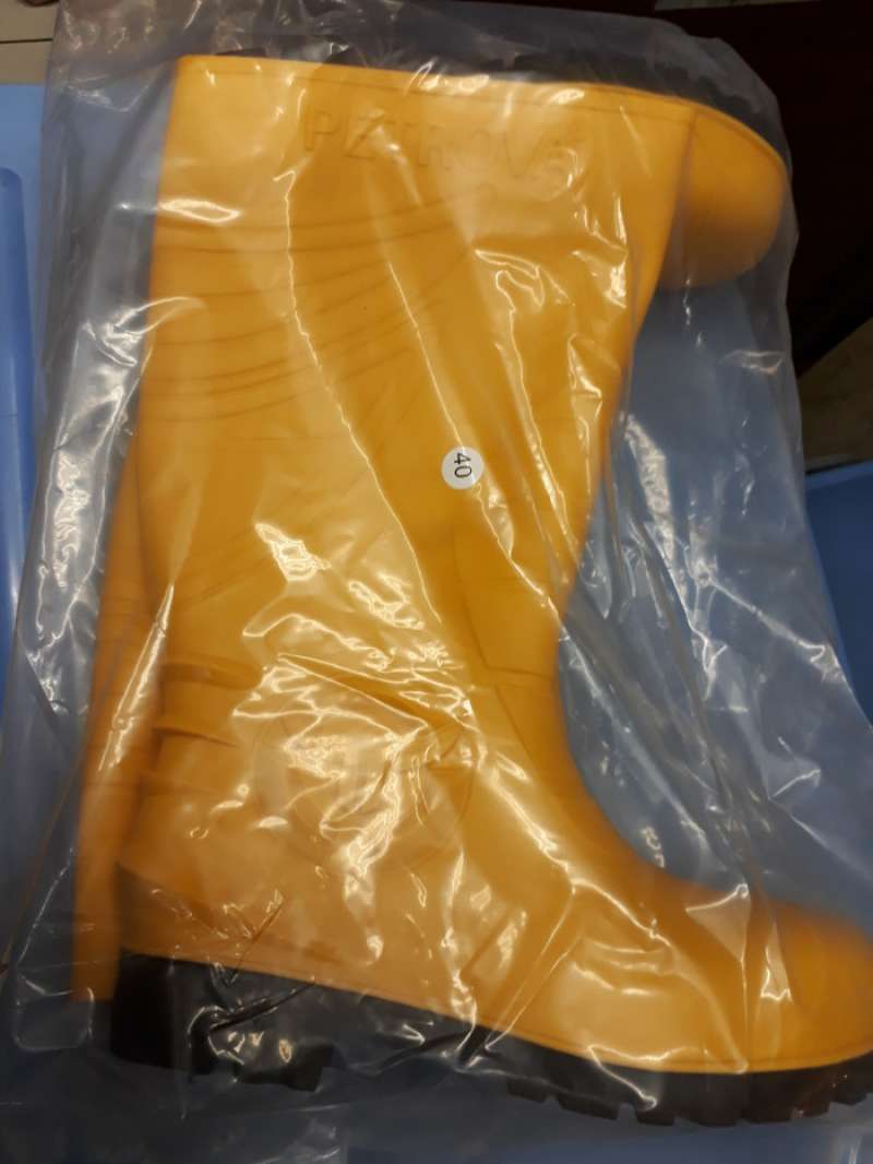 Jual Ready.. Sepatu safety boot Petrova/ APD/ pelindung kaki besi di ...
