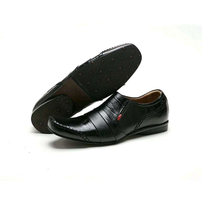 Kenyamanan dan Kualitas Terbaik dari 14 Rekomendasi Merk Sepatu ...