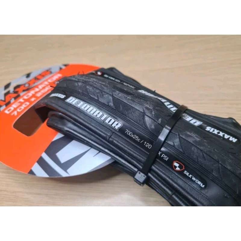 Jual Ban Luar Maxxis Detonator 700 X 25c .. Ban Dalam Maxxis.. Type ...