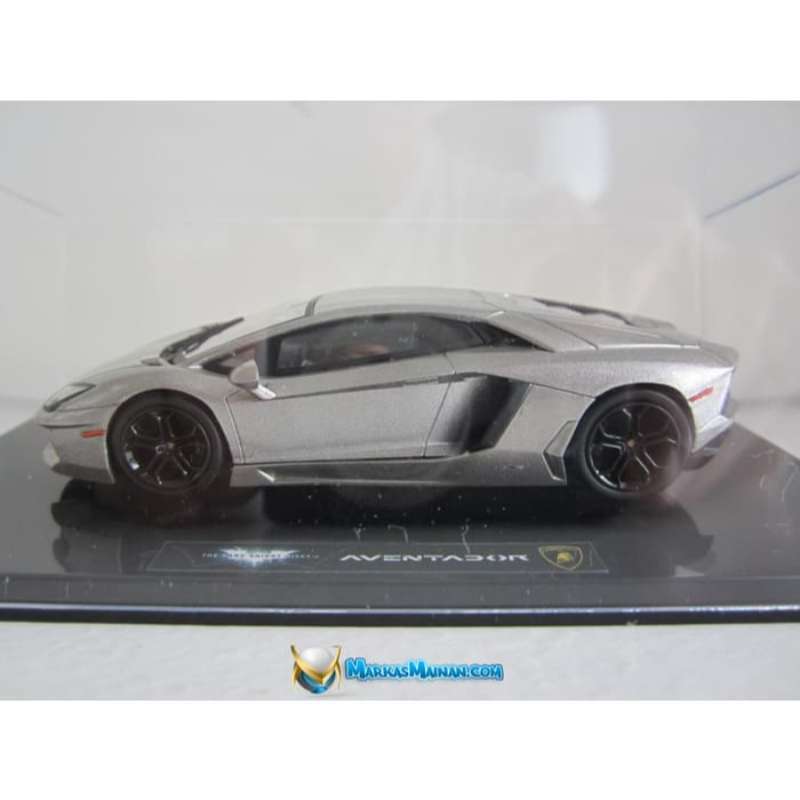 Jual Hot Wheels Elite Bruce Wayne Lamborghini Aventador The Dark Knight ...