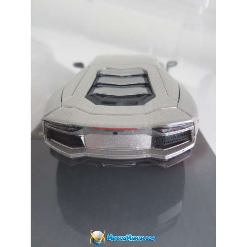 Jual Hot Wheels Elite Bruce Wayne Lamborghini Aventador The Dark Knight ...