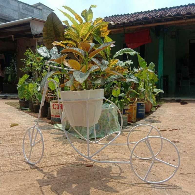 Jual Standing Pot Bunga Besi/standing Pot Besi Rak Shabby Sepeda ...