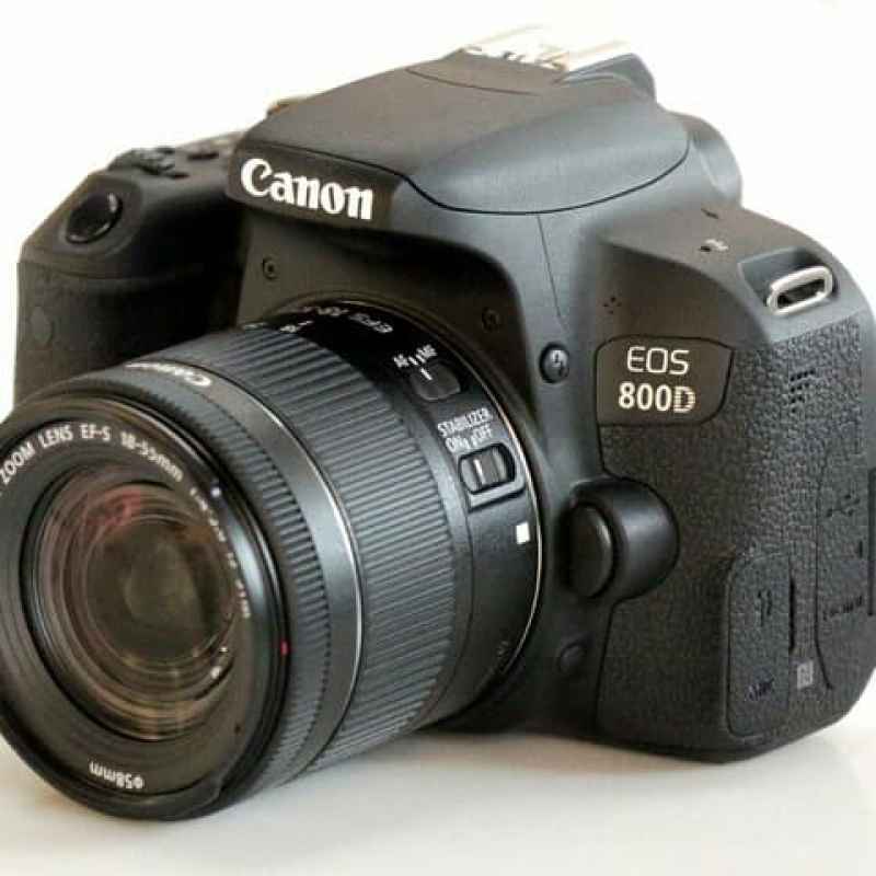 Jual Baru Canon Eos 800D Kit 18-55Mm Is Stm - Harga Paketan Trend di ...