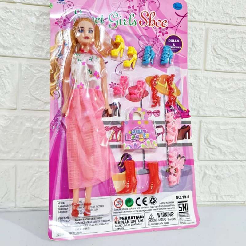 Jual Mainan anak boneka barbie dengan sepatu barbie mainan di Seller ...