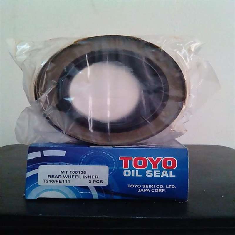 Jual Oil Oli Seal Roda Belakang Dalam Colt Diesel PS100 Toyo MT100138 ...