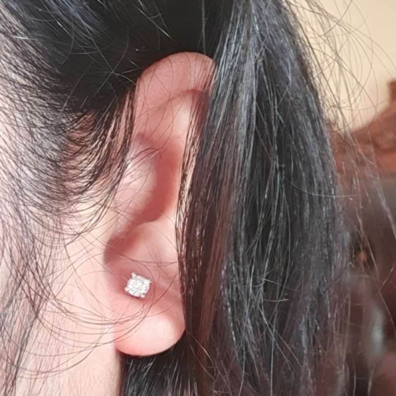 Promo Anting Emas Ubs Le Solitaire - Model Ewd0081 - 18 Karat - White ...