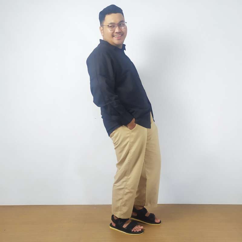 10 Rekomendasi Baju Melamar Kerja, Keren dan Rapi - Blibli Friends