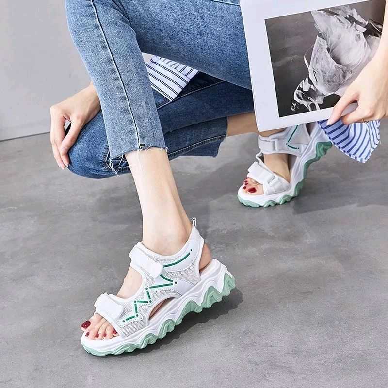 Jual Sepatu Sandal Platform Wanita Model Velcro Bd30 Di Seller Star ...