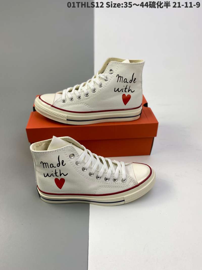 Jual Conversechuck Run Star Hike Hi Little Red Heart Graffiti ...