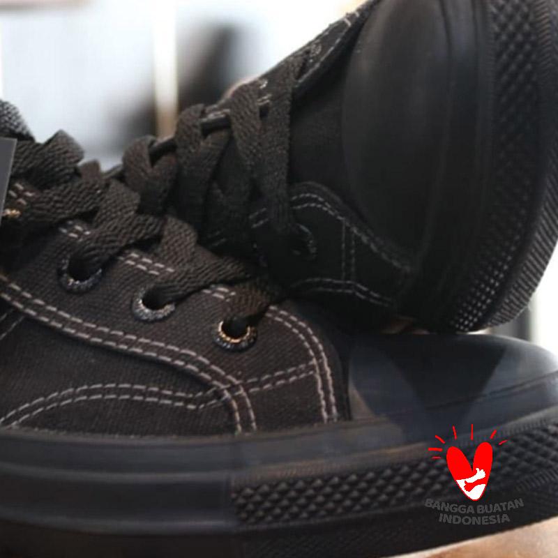Promo Sepatu Johnson Classic Highcut Sepatu Pria - 40 Hitam Abu Diskon ...