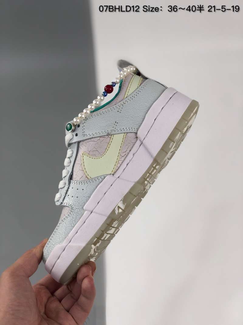 Jual Original The biggest highlight of the NIKE Dunk Low disrupt ...