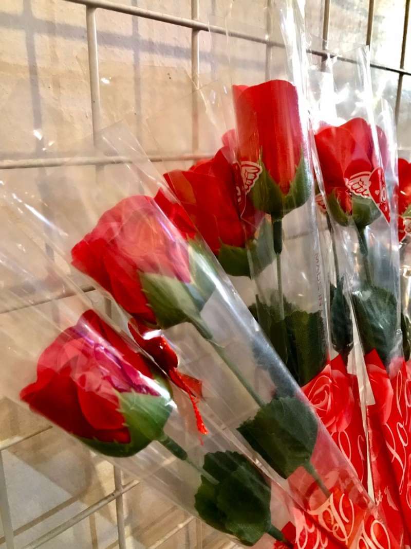 Jual BUNGA TANGKAI PLASTIK MAWAR MERAH ROSE di Seller Republik Boneka ...