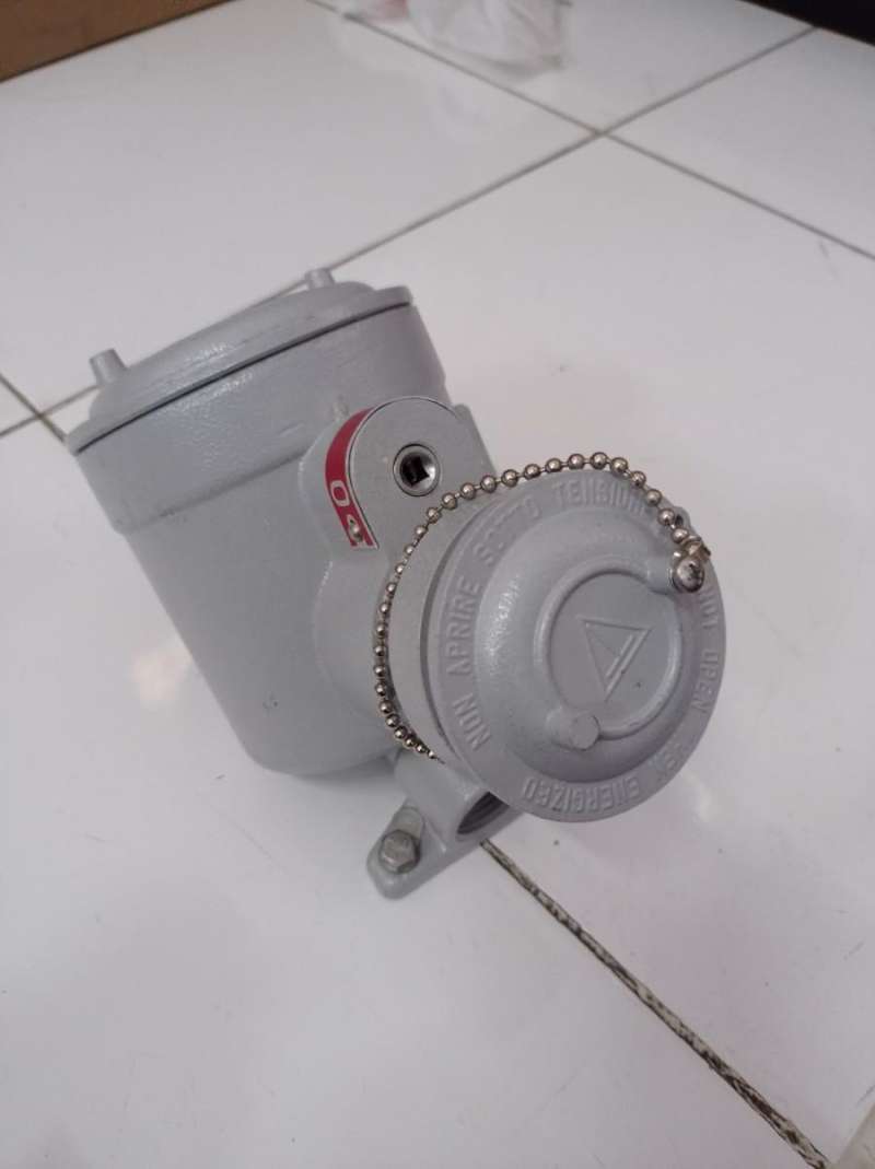 Jual COSIME EXPLOSION PROOF SOCKET 3P+E 32A FSQ 325 4PIN di Seller MAMI ...