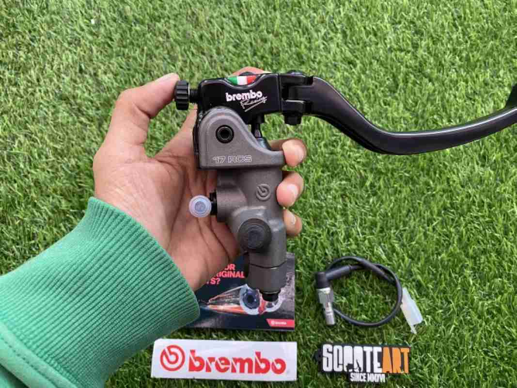Jual Master Rem Kanan Brembo RCS 17 Original Universal Vespa Matic di ...
