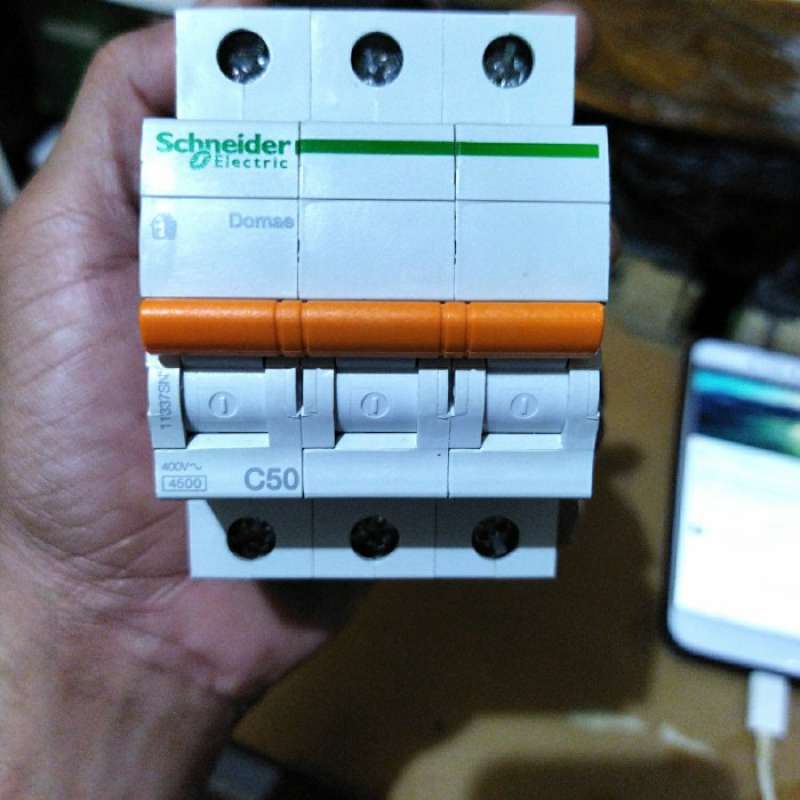 Promo Schneider Mcb 3p C50 50amper Sechneider Electrik Diskon 23% Di ...