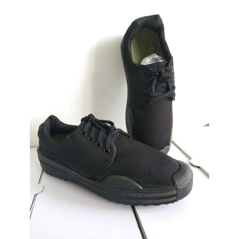 Jual Sepatu sneakers pria import model terbaru di Seller ...