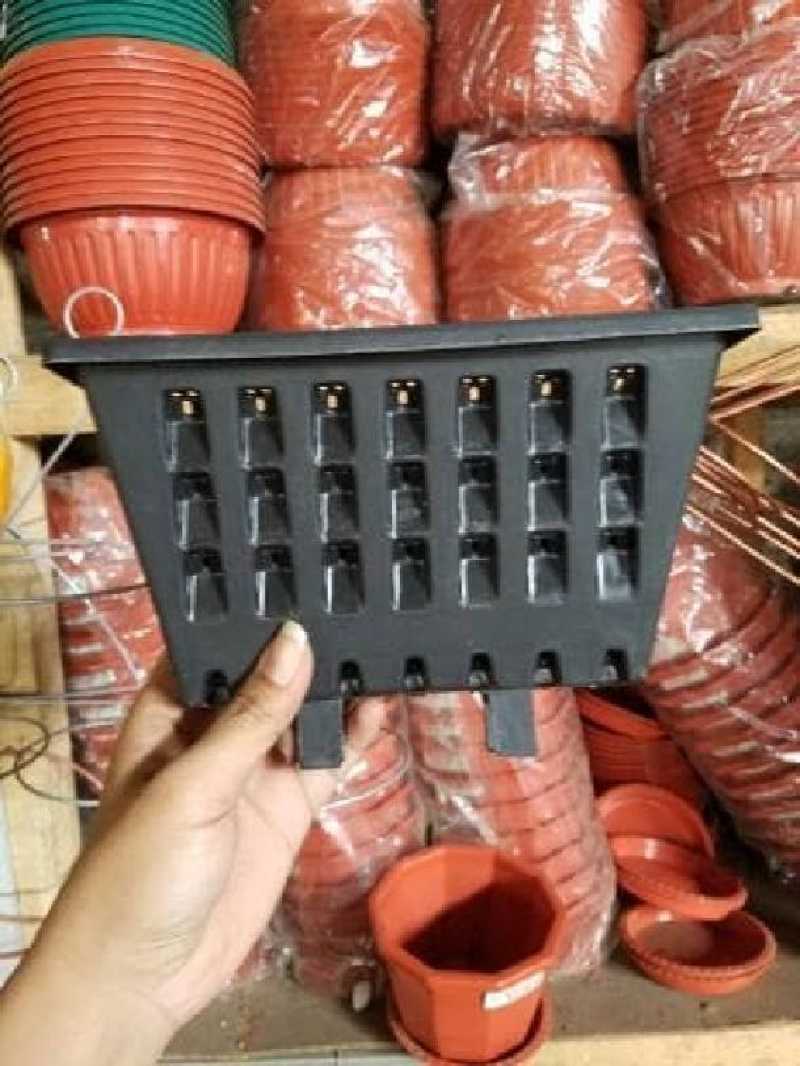 Jual POT DINDING / HYDROPONIK / TANAMAN RAMBAT / TEMBOK PLASTIK HITAM ...