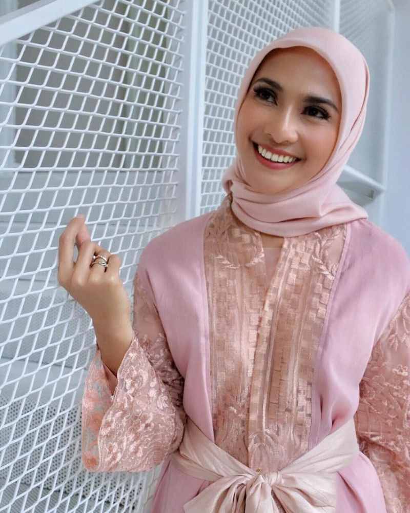 Jual HEMAS Hijab Jilbab Paris Premium Bhn Eksklusif Bonus Aksesoris & Pouch di Seller AOI ...