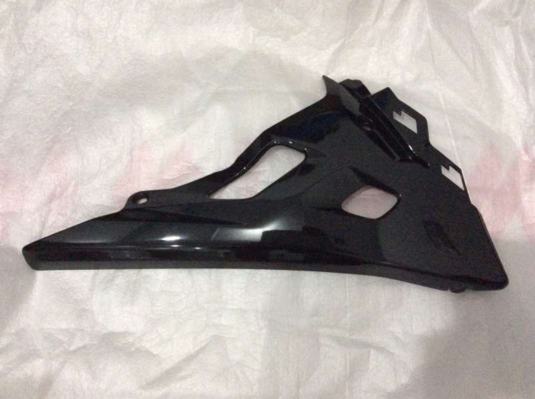 Jual Cowling Side Lower Kanan Atau Body Samping Kanan Bawah Suzuki Gsx ...