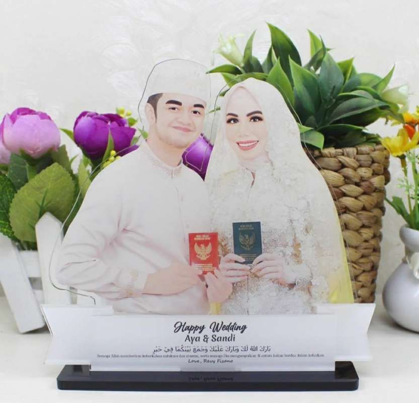 Jual plakat custom foto wajah hadiah unik wisuda pernikahan ultah ...