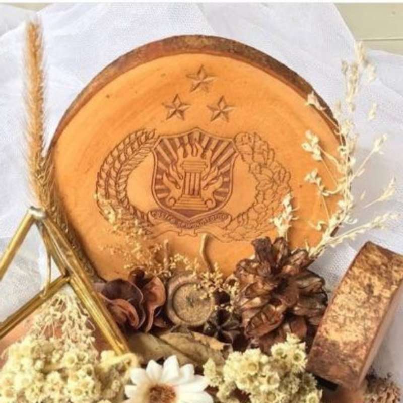 Jual Proses Grafir (Tambahan Ukiran Pada Kayu) Grafir Logo di Seller ...