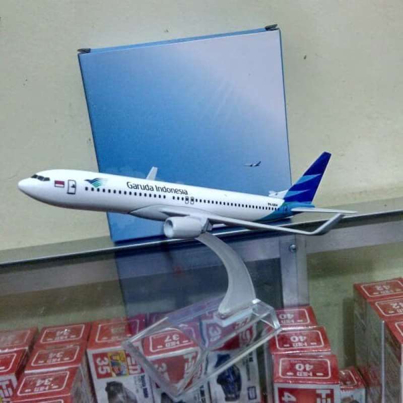 Jual Diecast Garuda Indonesia Miniatur Pesawat Terbang Aircraft Model ...