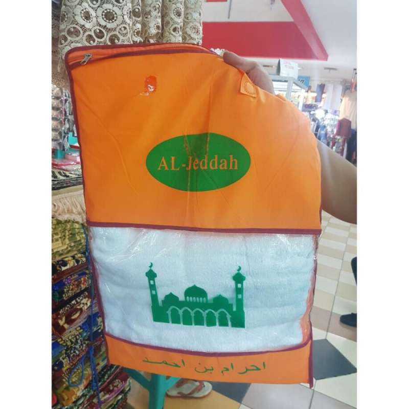 Daftar Perlengkapan Haji yang Wajib Kamu Bawa - Blibli Friends