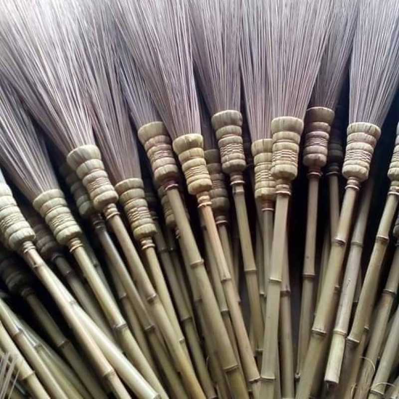 Promo Sapu Lidi Gagang Bambu Cendani Besar Original Tradisional, Klasik ...