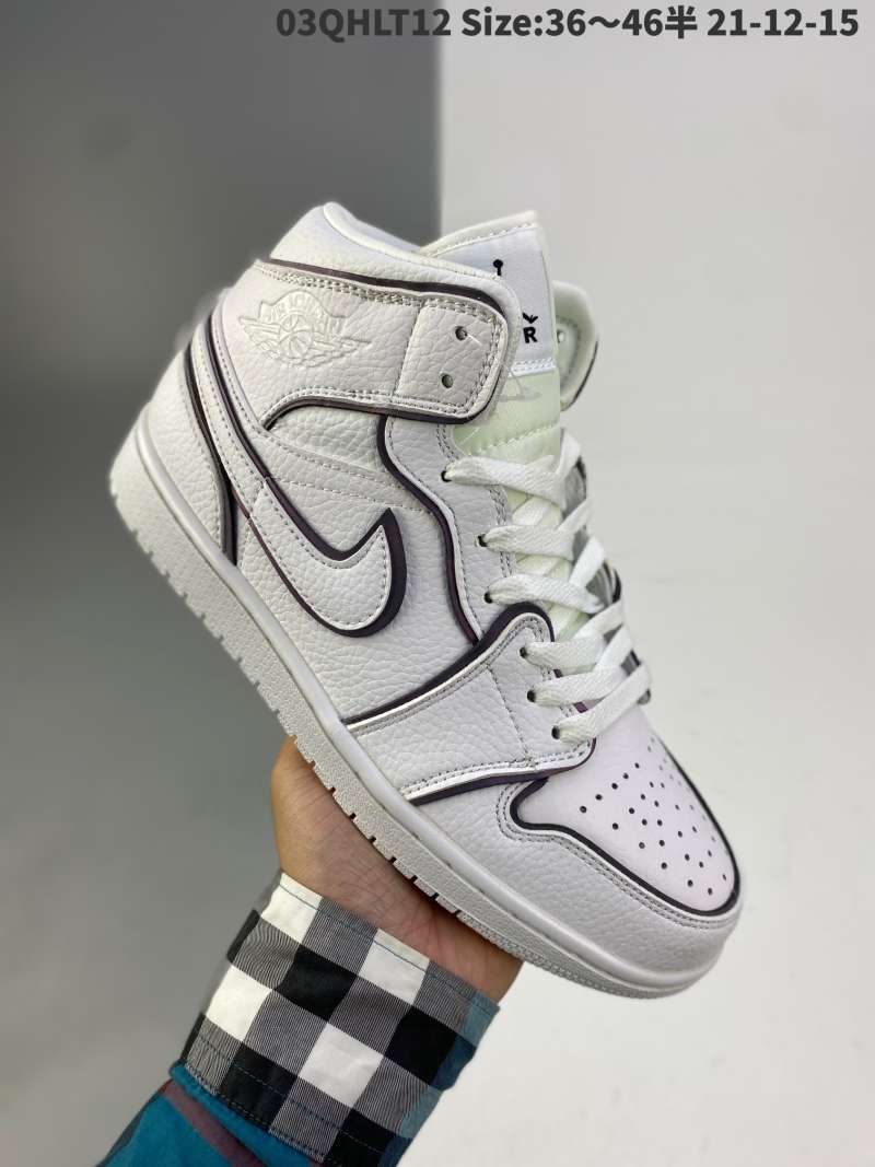 Jual Nike Air Jordan 1 Mid Se Wmns Mid Top Holographic 3m Reflective ...