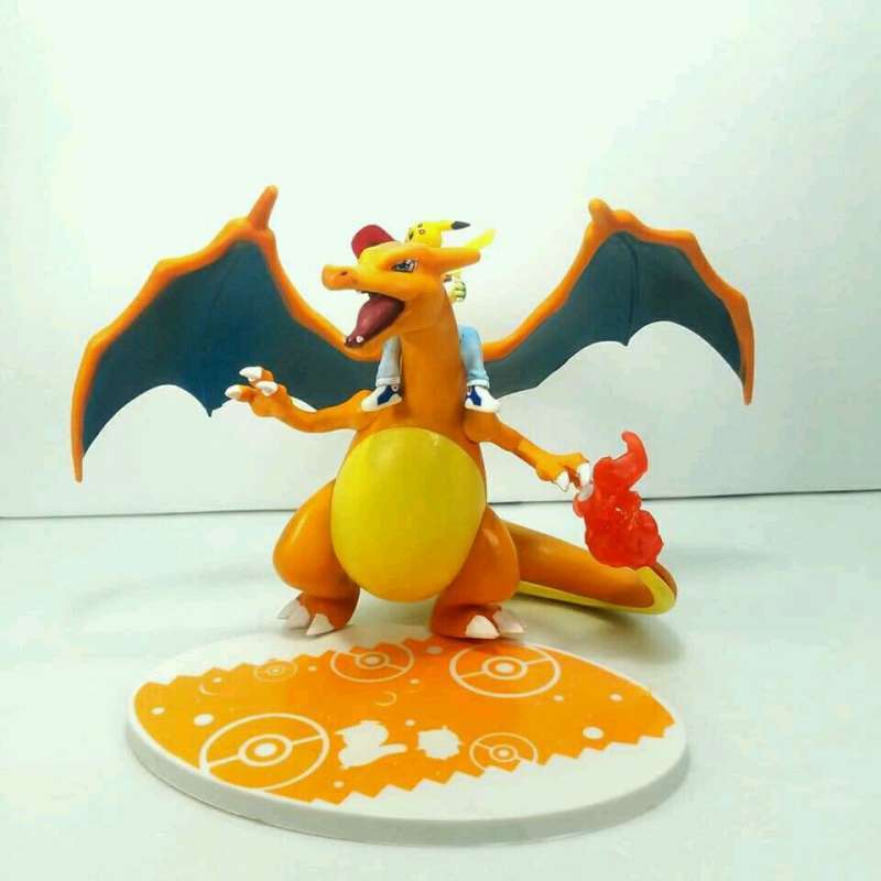 Jual mainan action figure charizard pokemon with satoshi and pikachu ...