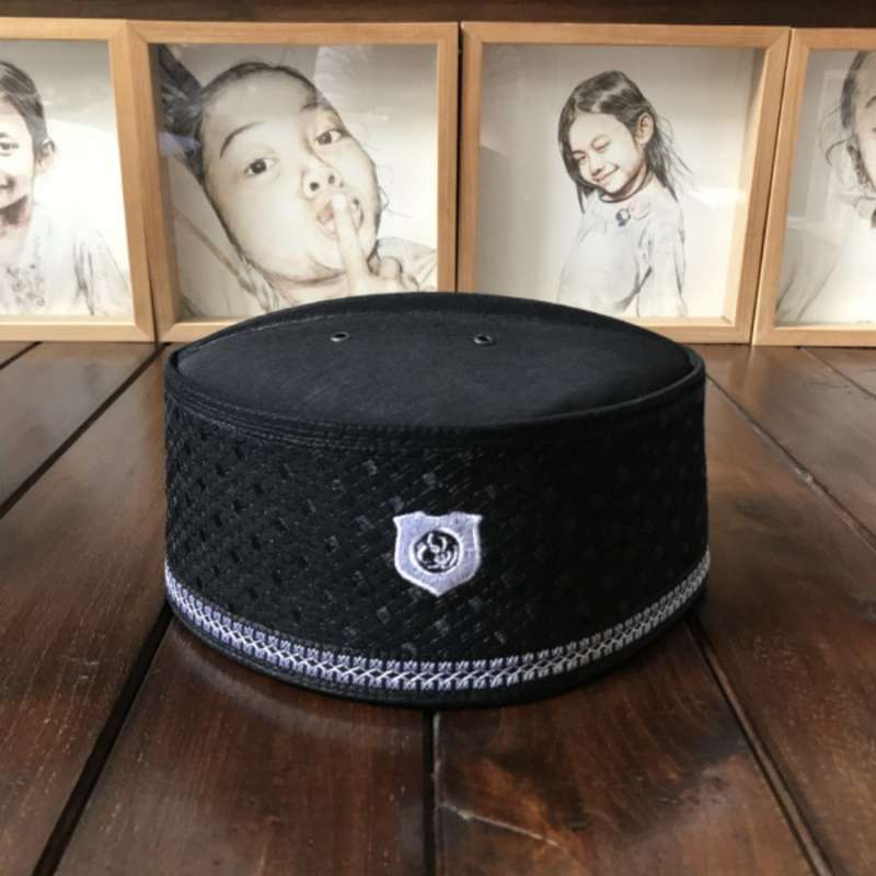 Jual songkok dewasa atau remaja type ashagofah warna hitam list putih ...