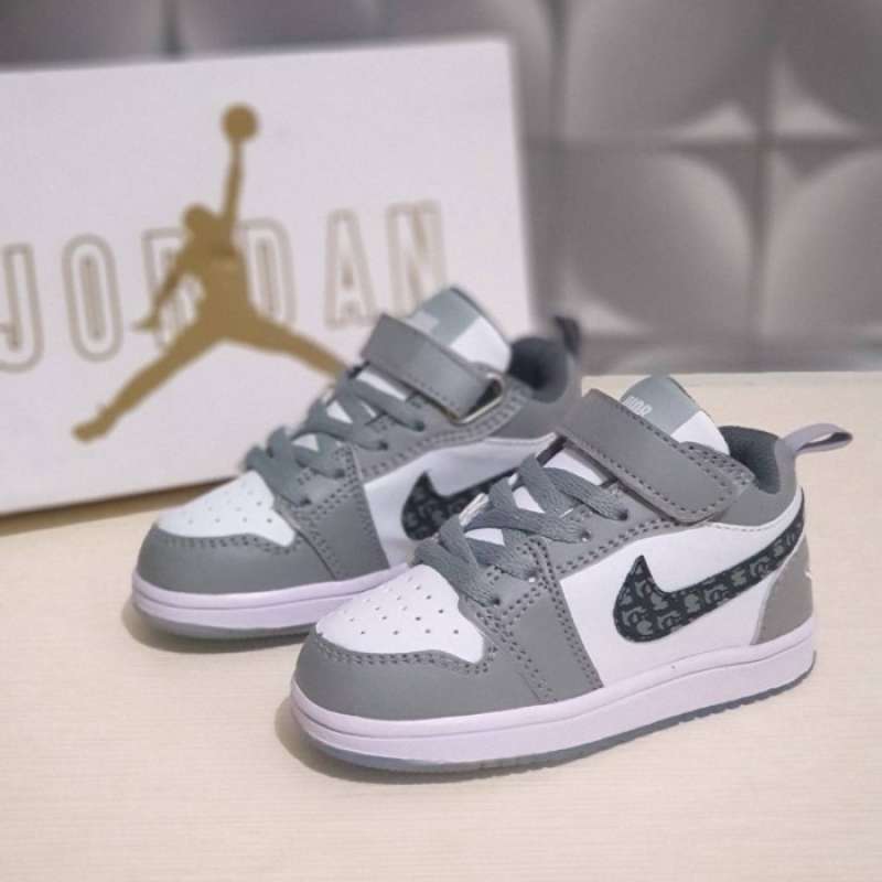 Jual SEPATU ANAK NIKE JORDAN LOW ABU ABU PUTIH PREMIUM LENGKAP DENGAN ...