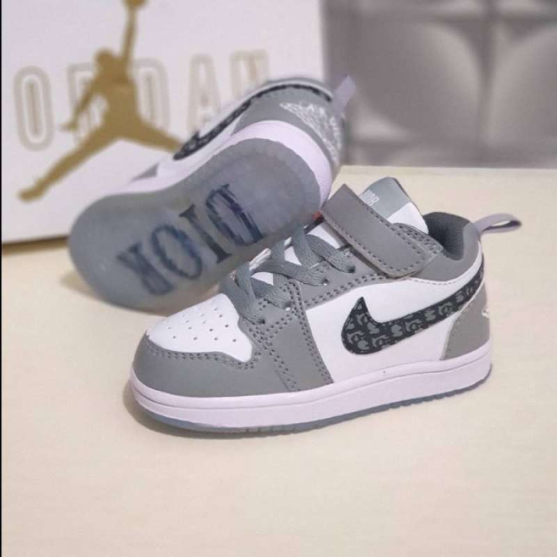 Jual SEPATU ANAK NIKE JORDAN LOW ABU ABU PUTIH PREMIUM LENGKAP DENGAN ...