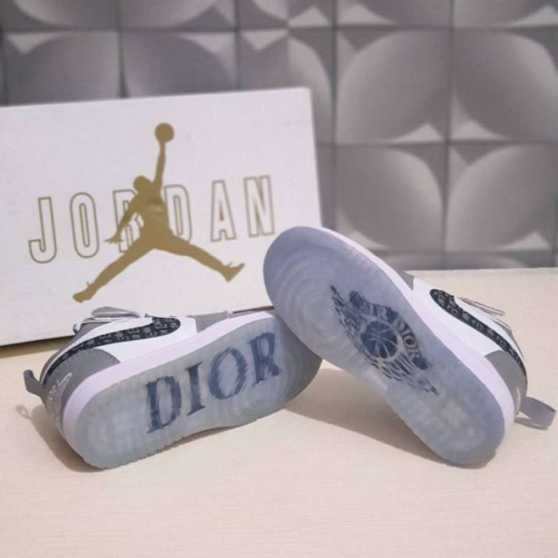 Jual SEPATU ANAK NIKE JORDAN LOW ABU ABU PUTIH PREMIUM LENGKAP DENGAN ...