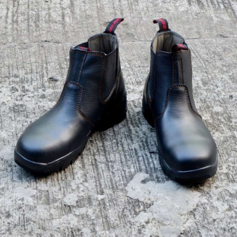 Jual Sepatu safety shoes kulit asli model tinggi slip on + toe cap 9379 ...