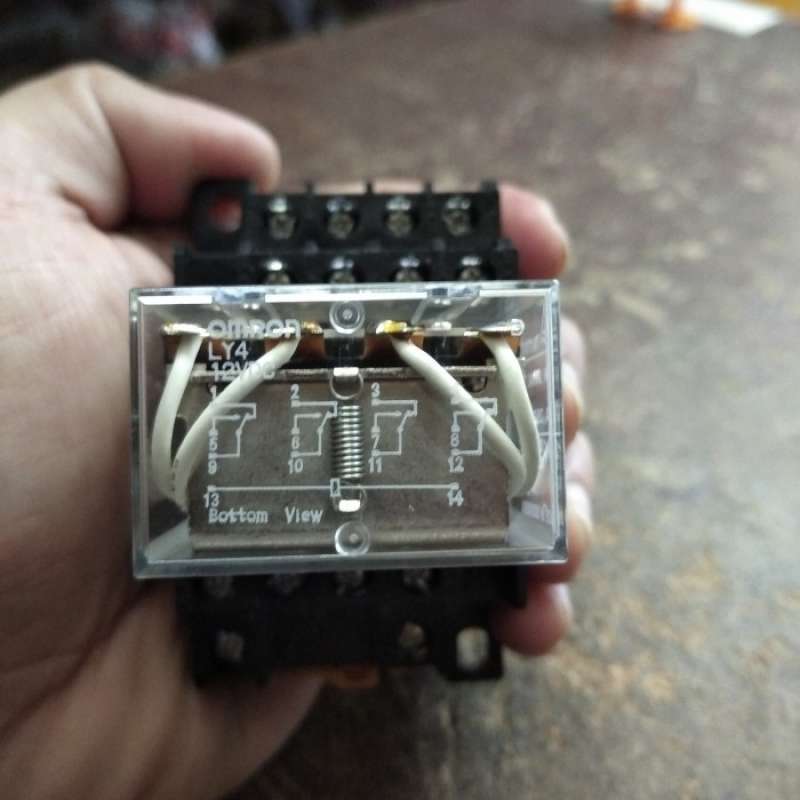 Promo RELAY OMRON LY4 12VDC ORIGINAL + SOCKET Diskon 33% di Seller Umar ...