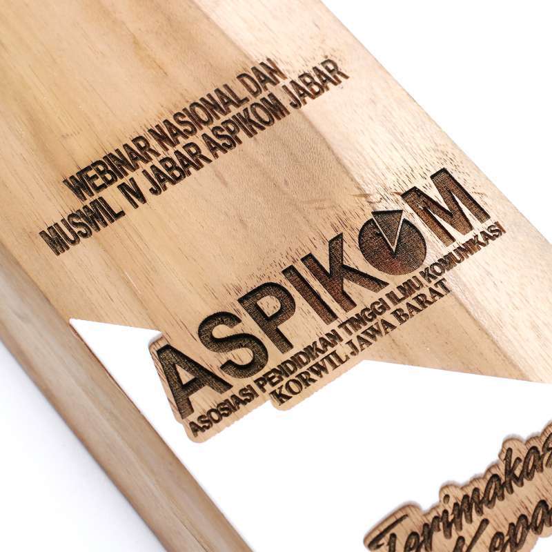 Jual Plakat Kayu & Akrilik Custom/souvenir & Piagam Penghargaan ...
