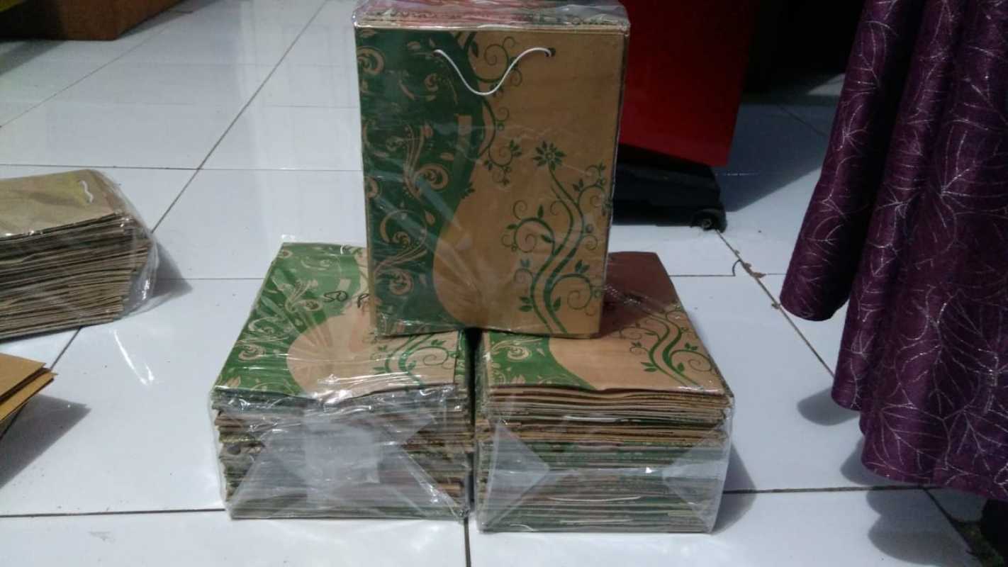 Jual Paperbag Tas Kertas Motif Batik - Size Kecil (14x5x18) Di Seller ...