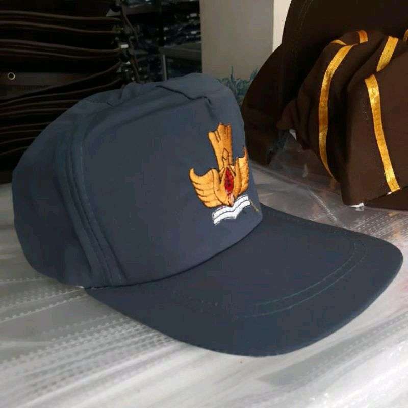 Jual topi sekolah SMA abu abu di Seller Ullmaullii_Store - Kunciran ...