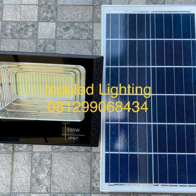 Jual LAMPU SOROT LED TENAGA SURYA 300 WATT 300W SOROT SOLAR CELL PANEL 300 di Seller Cakrawala ...