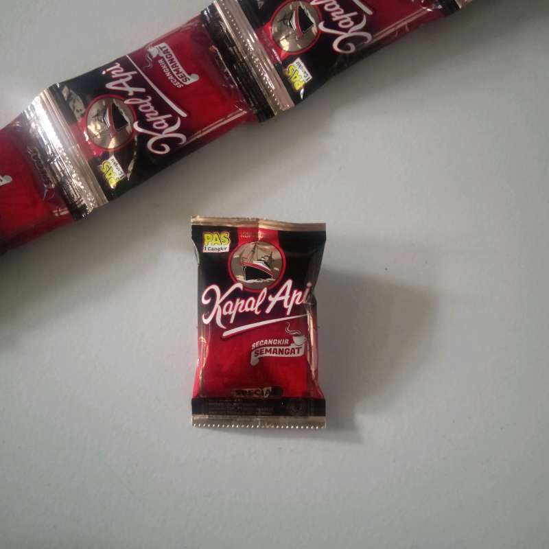 Jual kopi kapal api sachet kecil pas 1 cangkir spesial kopi murni tanpa ...