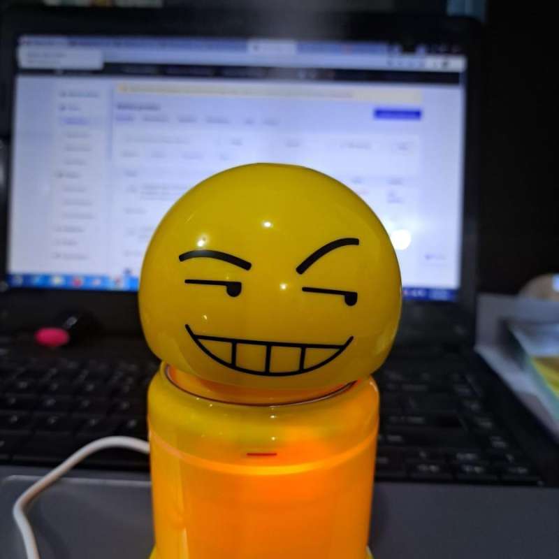 Jual EMOJI AIR HUMIDIFIER KEPALA EMOJI BISA BERGETAR ADA LAMPU LED 7 ...