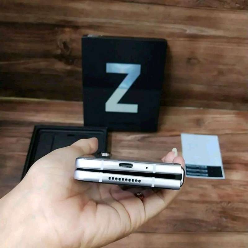 Jual Samsung Z Fold 3 12/256Gb Silver - Dual Nano Sim - Garansi Resmi ...