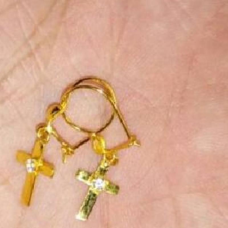 Jual Anting Anak, Anting Swarovski Model Salib Emas 18k, Gold 750 di ... Jual Anting Anak, Anting Swarovski Model Salib Emas 18k, Gold 750 di ...